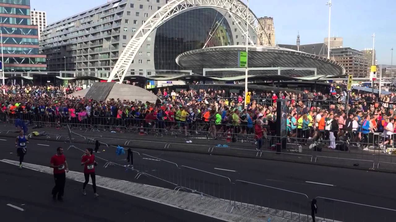 Start 2e wave, 10 km, Rotterdam Marathon, 12-04-2015 - YouTube