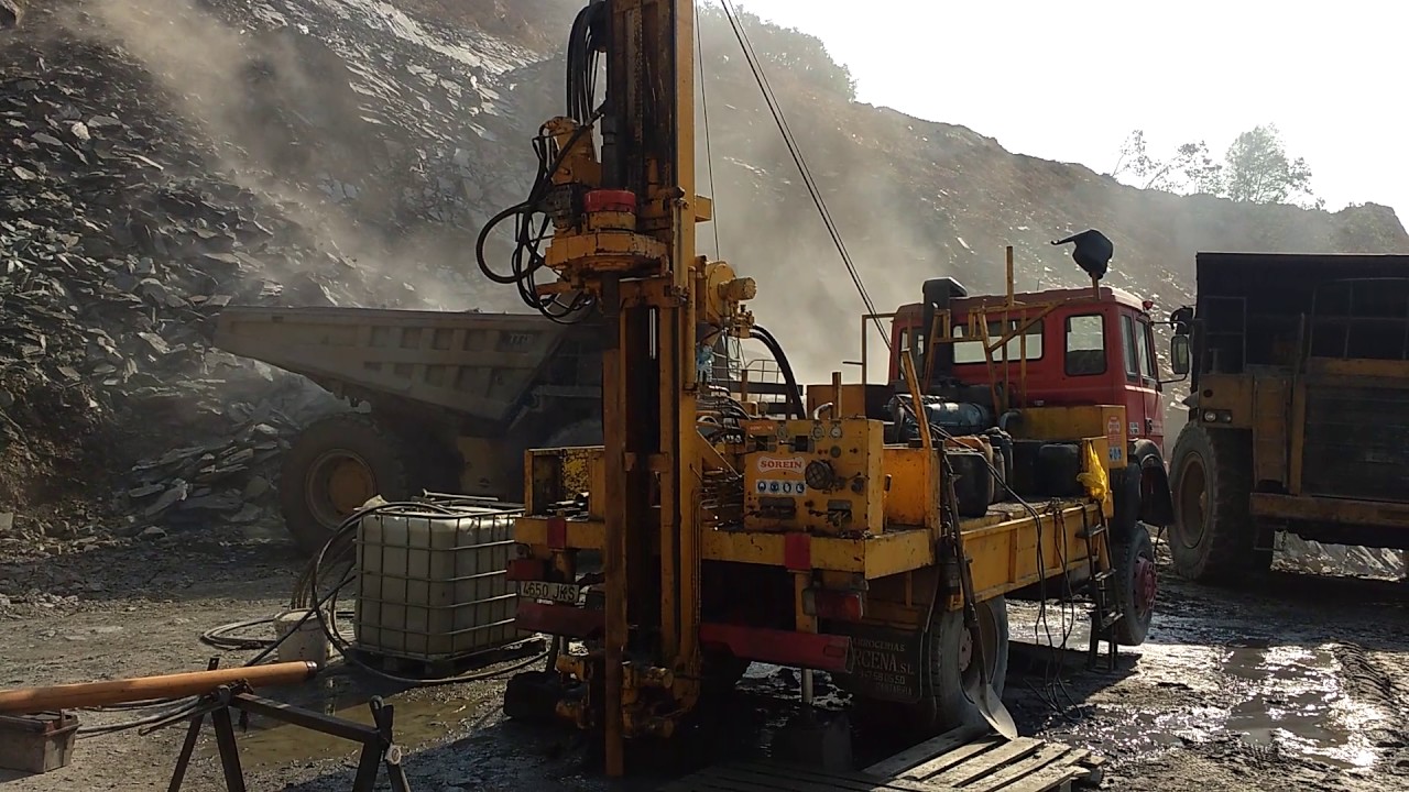 Sonda Rolatec RL-400, ejecutando Sondeos de Exploración, en cantera de ...