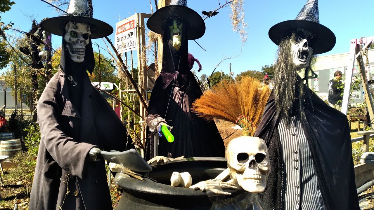 The Spirit of Halloween Leeds Alabama off Road Attraction - YouTube