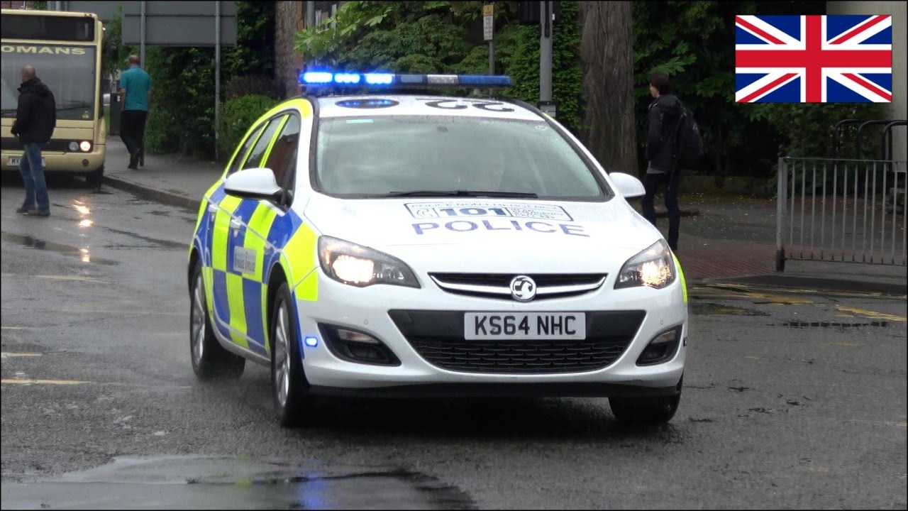 Police car responding - Vauxhall Astra patrol car - YouTube