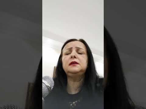 HASTANE ÖNÜNDE İNCİR AĞACI