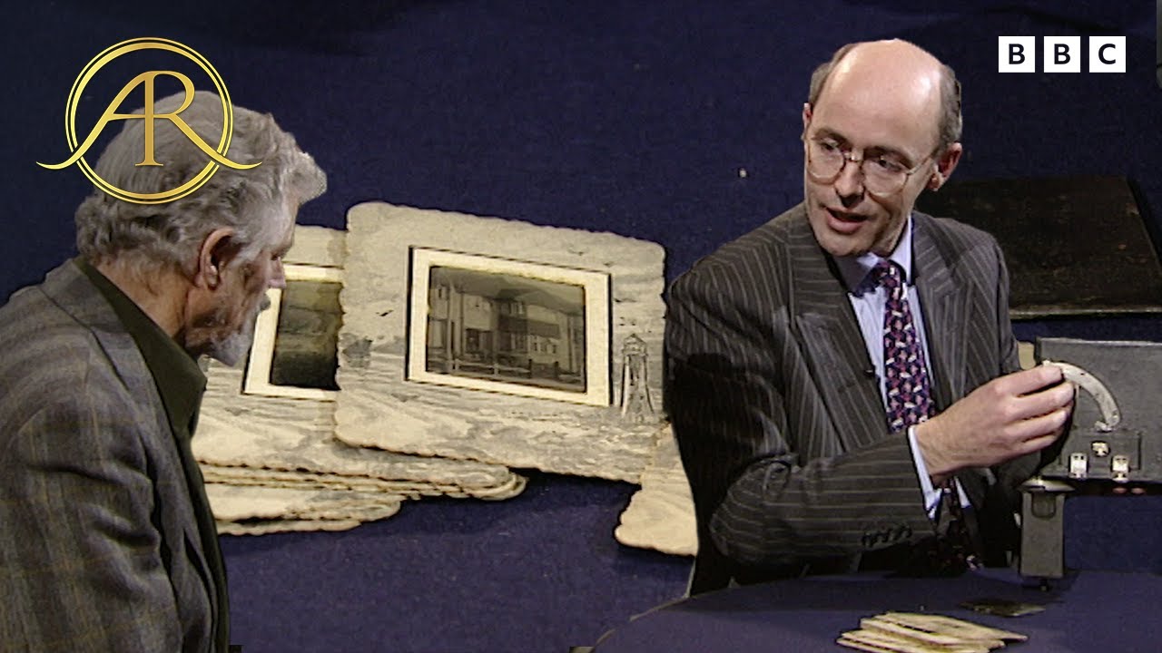 'Most Extraordinary' 1920s Aptus Camera | Antiques Roadshow - YouTube