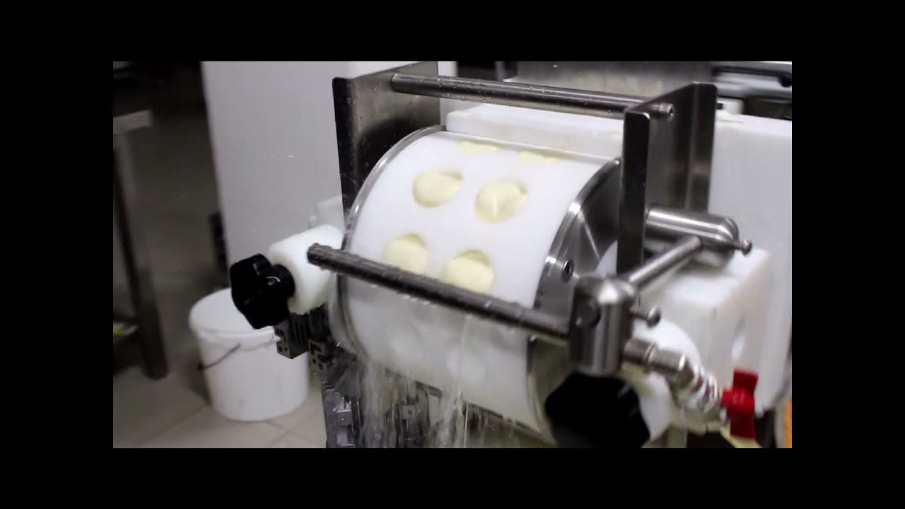 AUTOMATIC MACHINE FOR MOZZARELLA BUFALA BURRATA PIZZA RESTAURANT ...