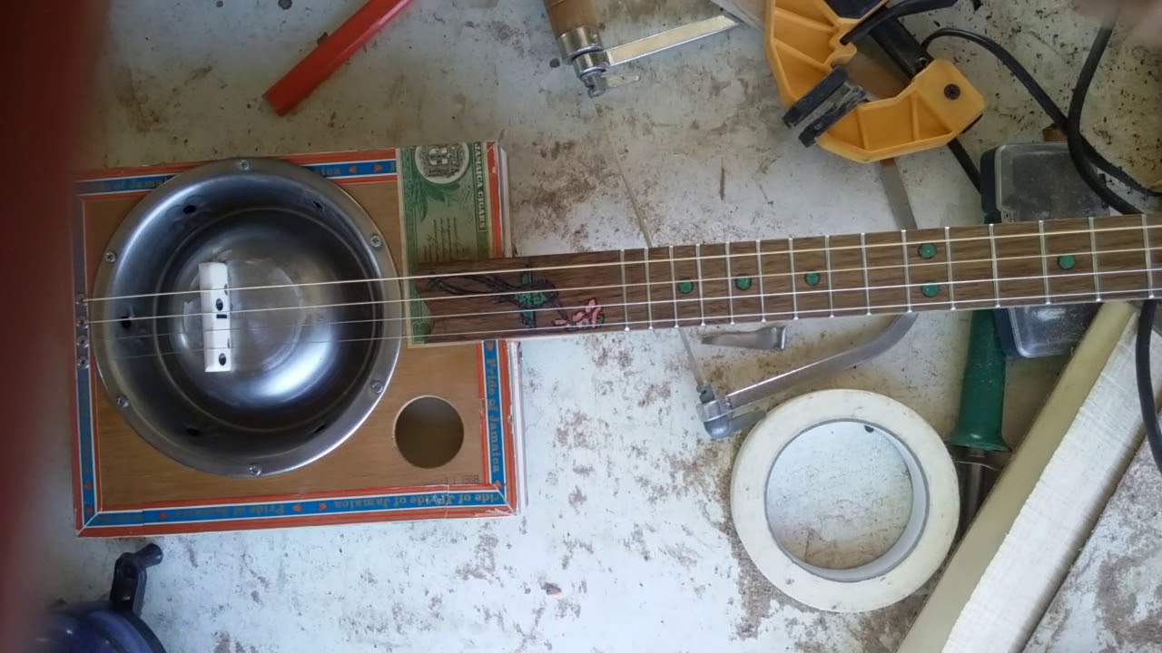 4 string hobo doughbro banjo (dgbd) - YouTube