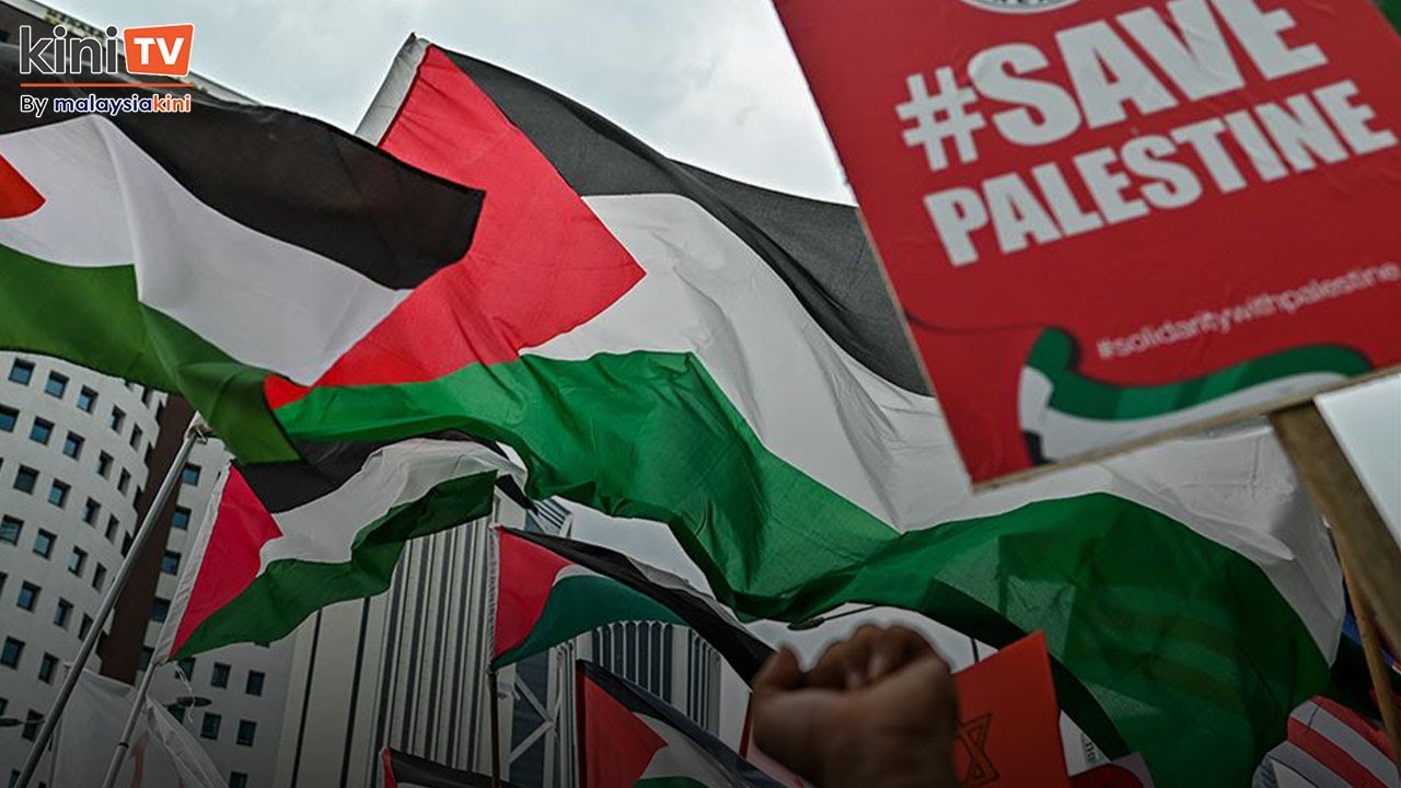 First shipment of M'sian aid for Palestine lands in Egypt - YouTube