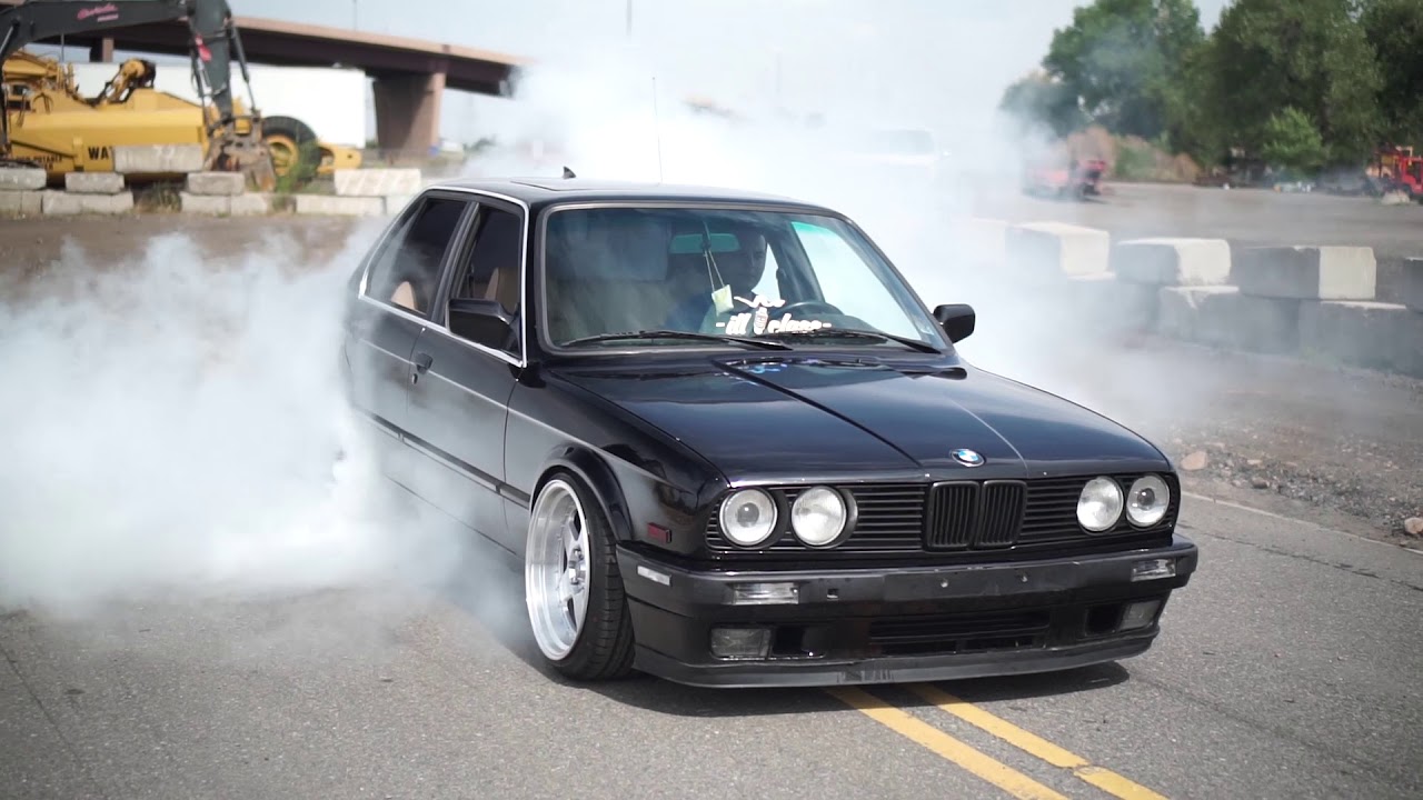 Slammed E30 325i BURNOUT!!! - YouTube