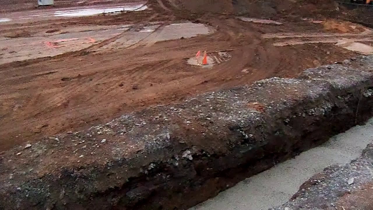 River foundry digging - YouTube