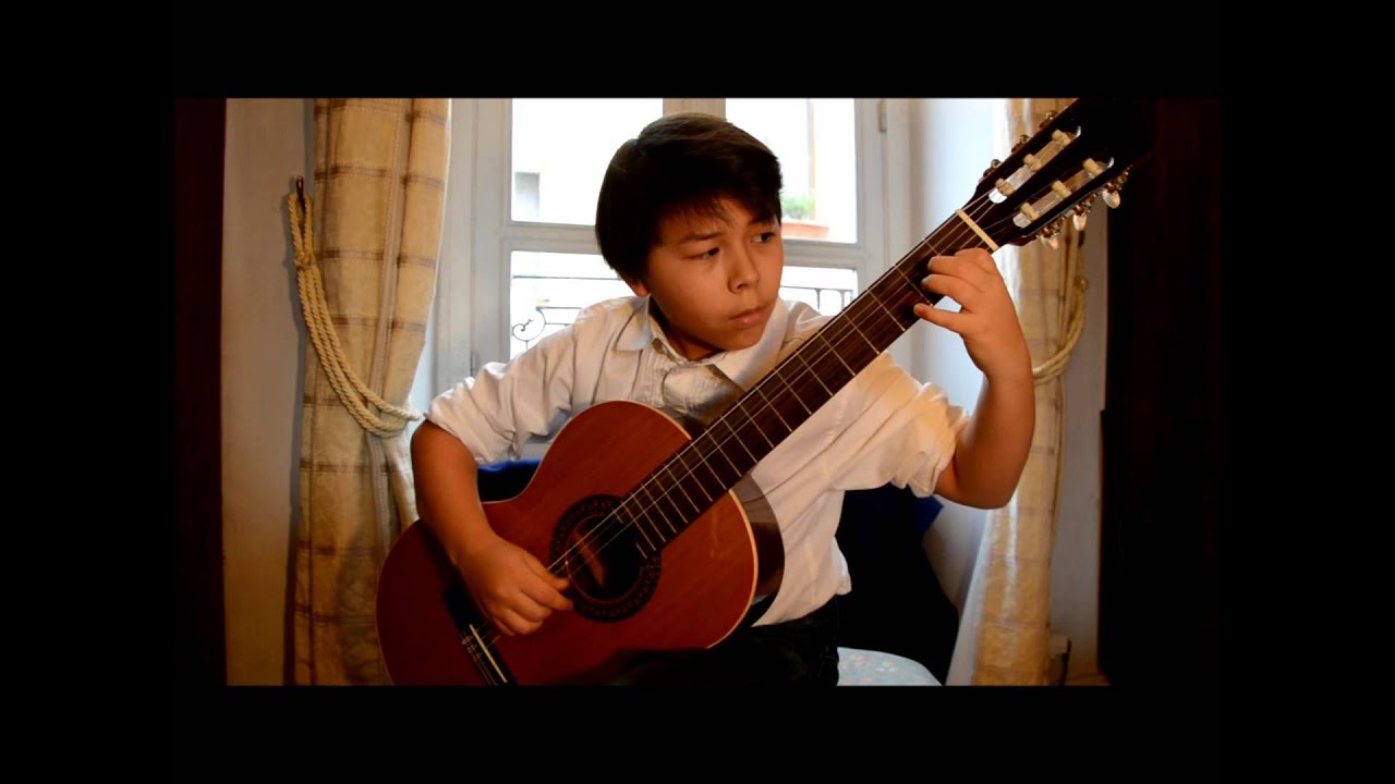 Quentin T. @ the guitar - December 2012 - YouTube