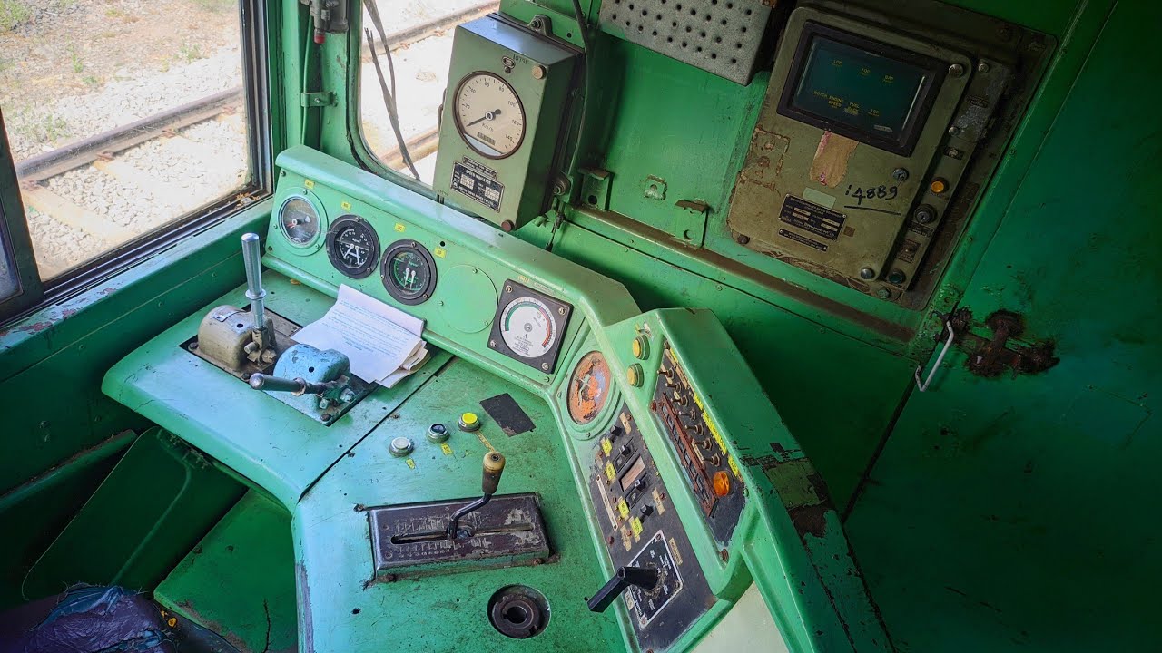INSIDE THE WDG3A ALCO LOCOMOTIVE #wdg3a #alcolocomotive #wdm3d - YouTube
