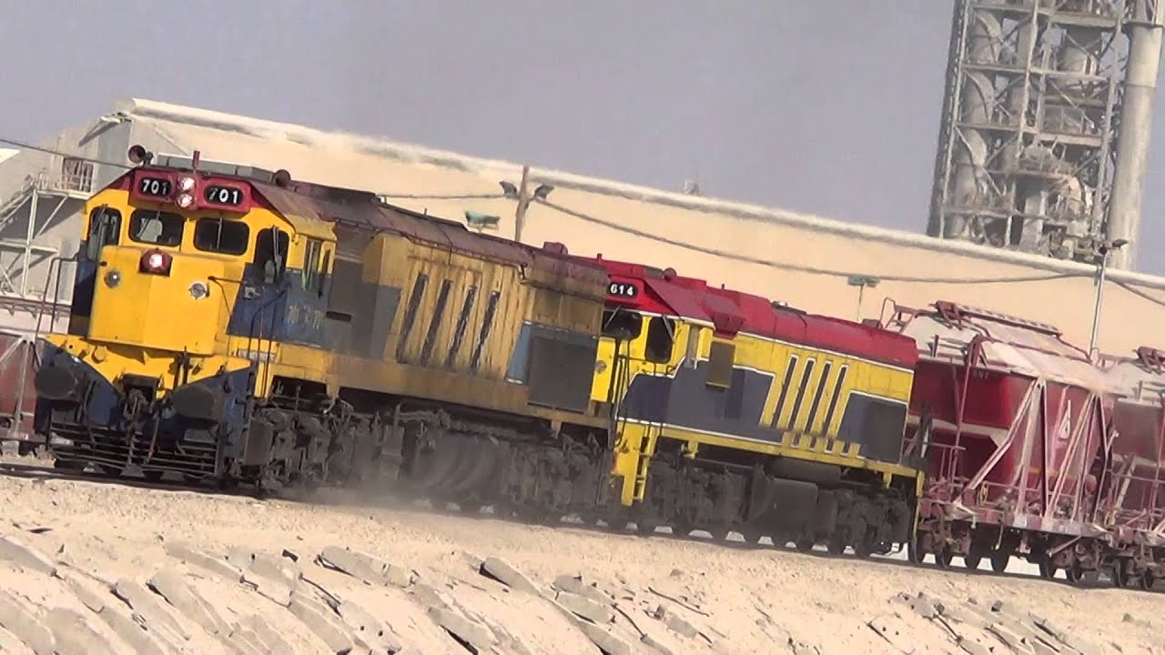 EMD GT26 701 G26 614 על רכבת מס 896 מצין לצפע יוצא מצין משקל הרכבת 1900 ...