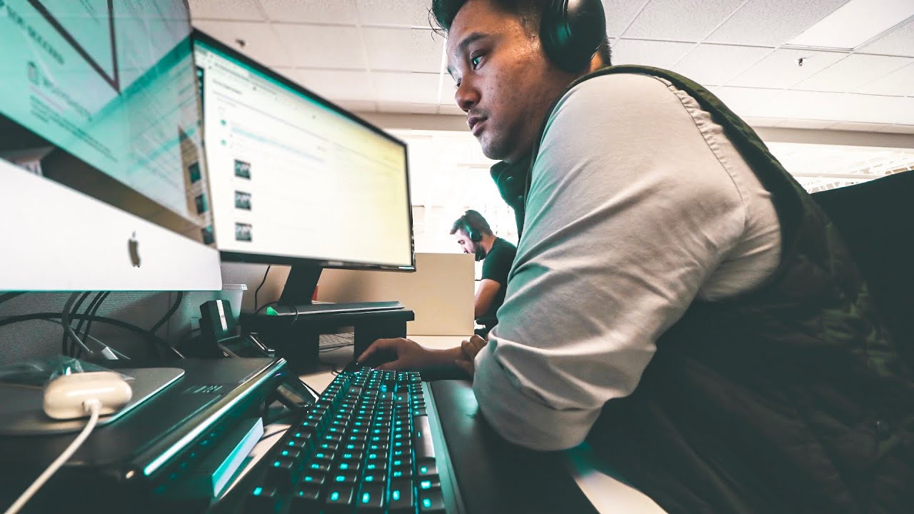 The Web Developer You Don’t Want To Become | #devsLife - YouTube