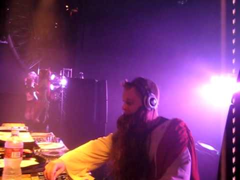 Sir Kutz playing "Get Freaky 2010" in Salt Lake City UT, for V2 ...