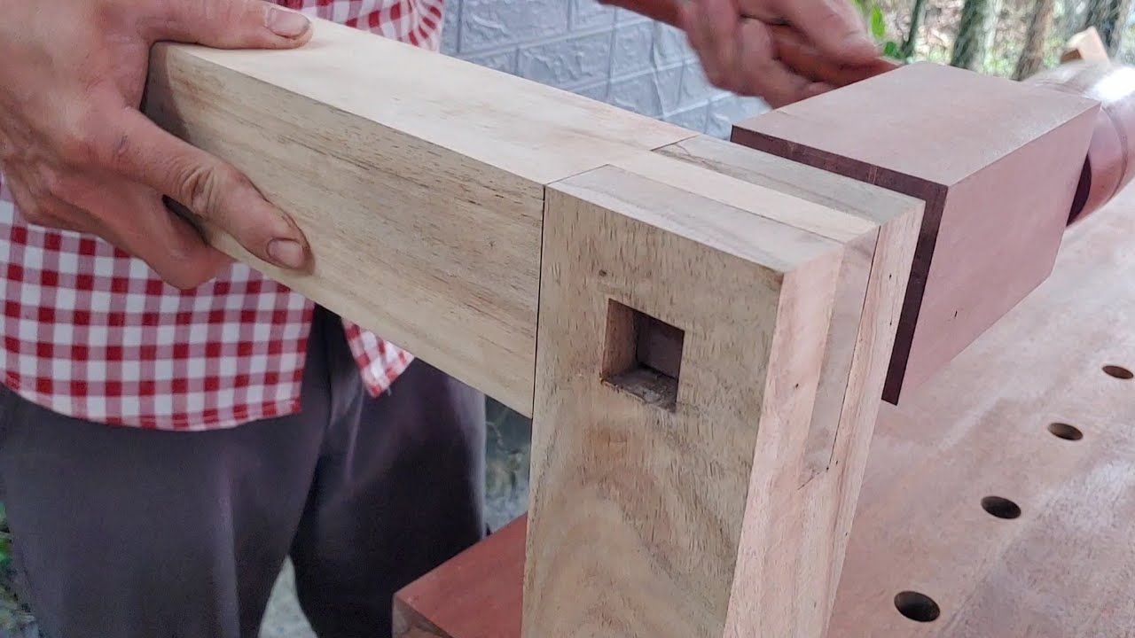 Wood Coupling // Technique for making wooden tenons without screws ...