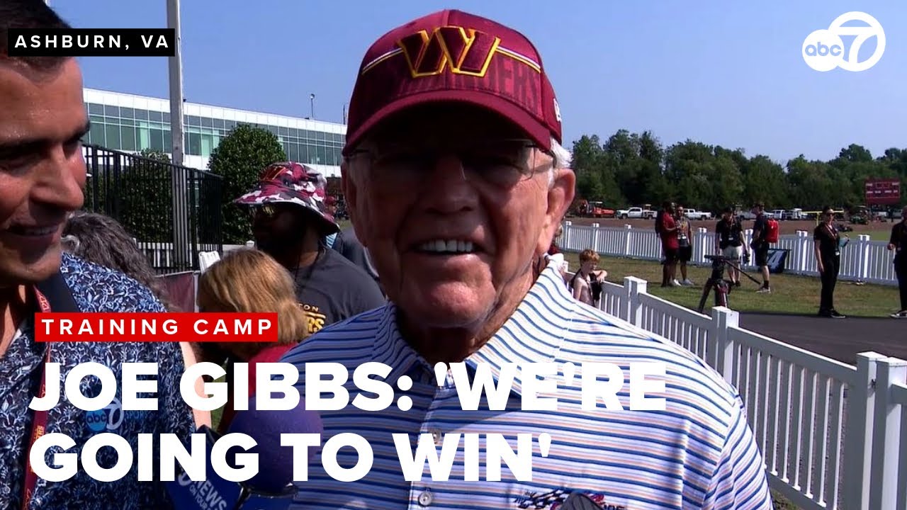 Legendary coach Joe Gibbs shows up at Commanders training camp - YouTube