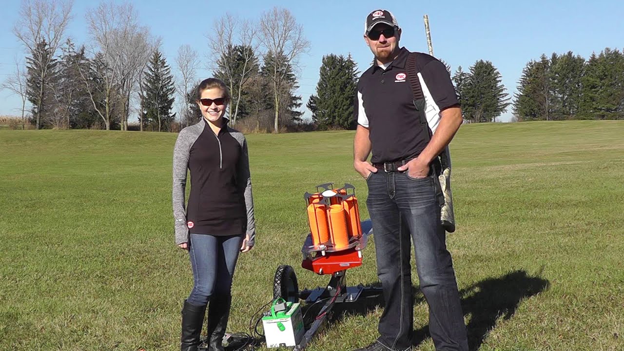 MEC Clay Target Machines 100E Demo - YouTube