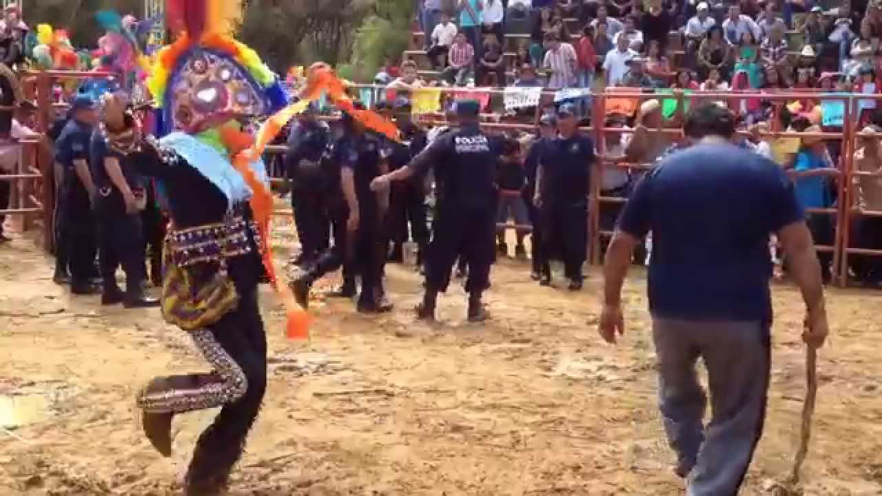 Tiempos De Vaqueros Desnudos Cantando