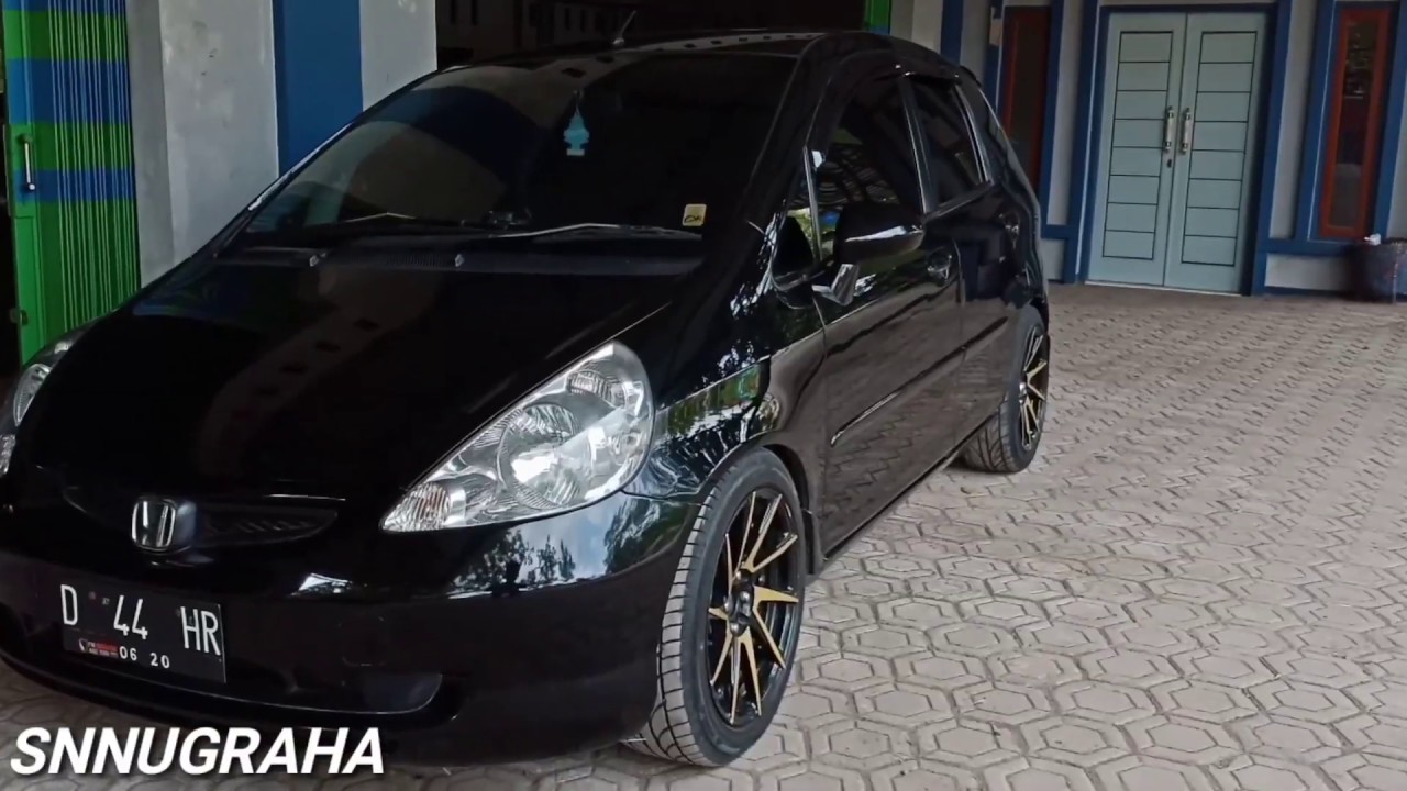 HONDA JAZZ 2005 HITAM - YouTube
