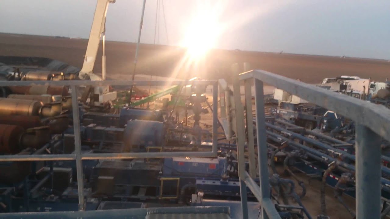 Schlumberger frac jobsite - YouTube