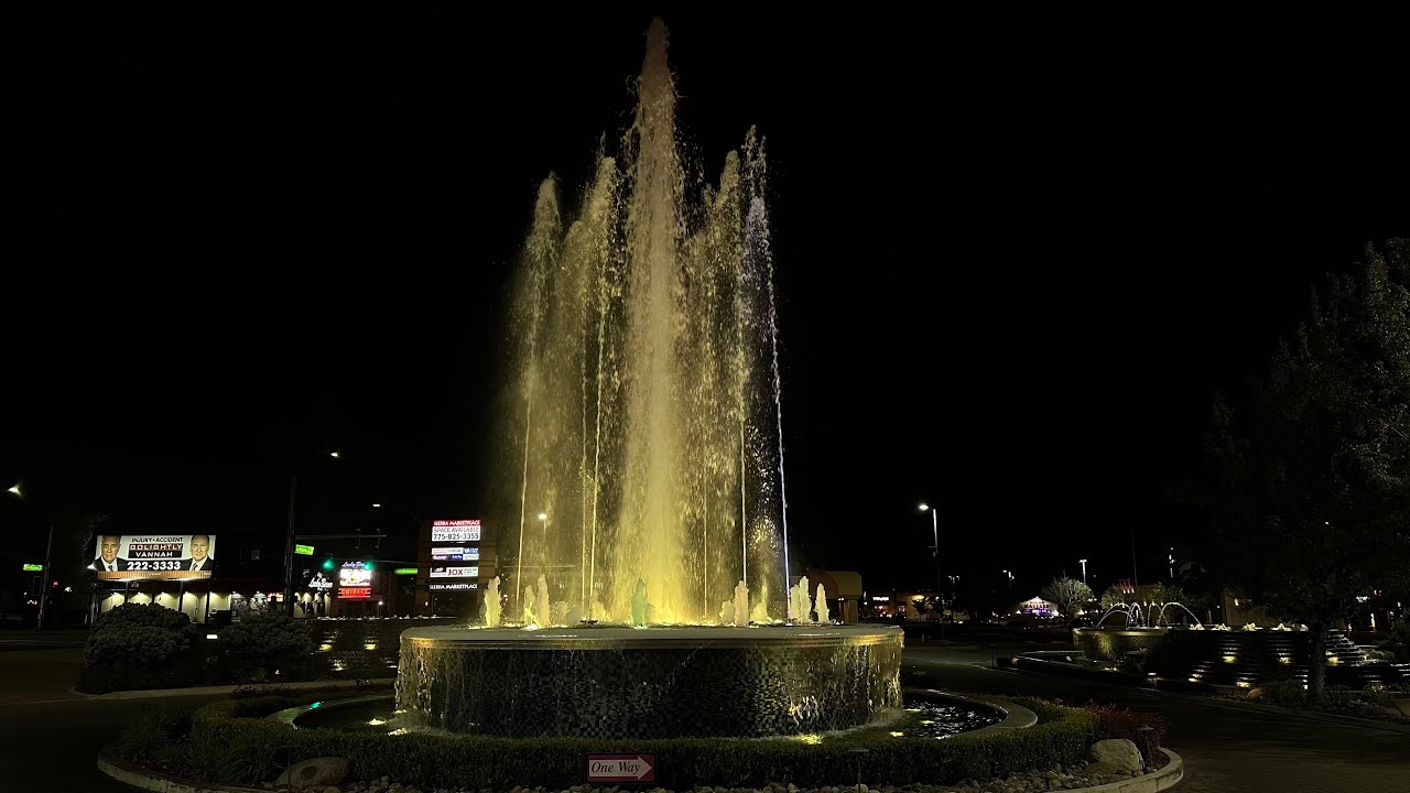 Atlantis Reno Fountain Shows - YouTube