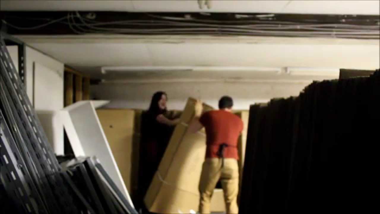 Prank scaring my coworker - YouTube