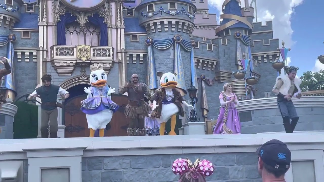 Disney Show - YouTube