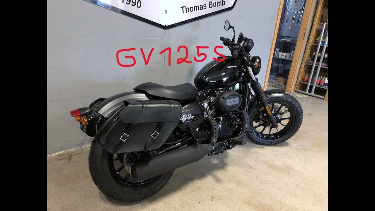 Hyosung GV 125 S Aquila mit Lederseitentaschen - Matt schwarz mit ...