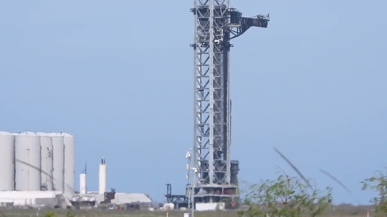Timelapse Booster 7 Lift, August 23, 2022. SpaceX Starbase Launch Site ...