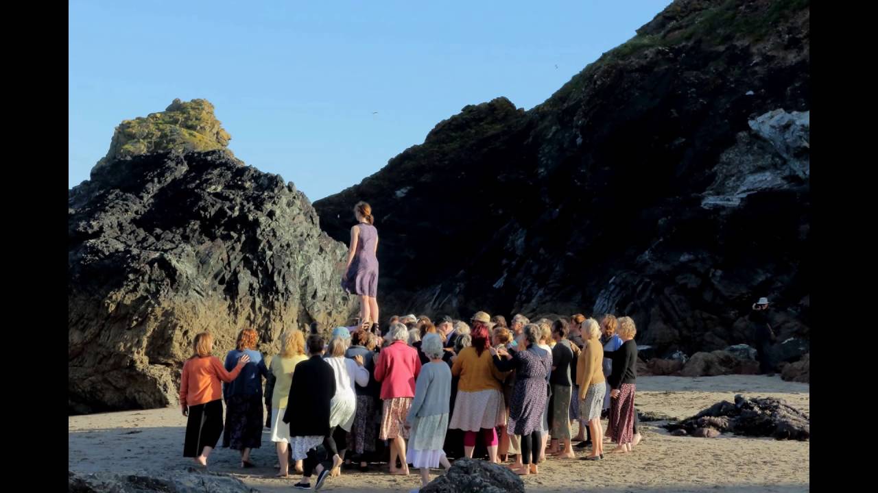 Claire Ingleheart's Suitcase Singers - YouTube