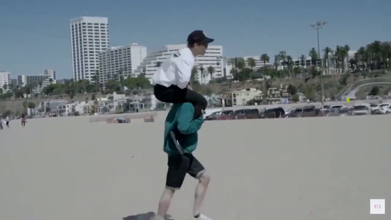 180418 When Jin lifted Jimin on his Shoulder😂😂- BTS "Burn The Stage" ep ...