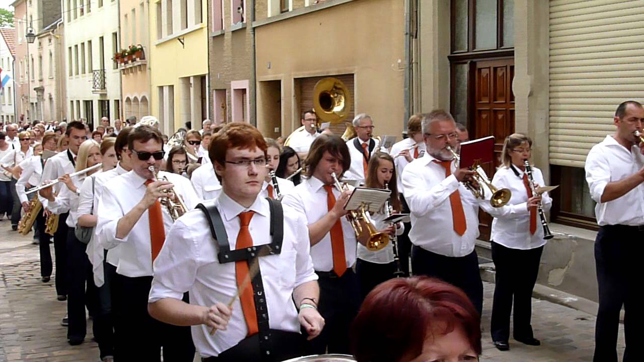 Echternacher Springprozession 14 6 2011 019 - YouTube