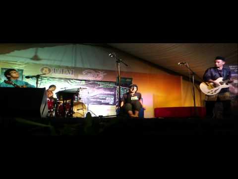 Statik & Fynn Jamal - Curiga - Malam Cinta Seni UTM bersama JOHO.3gp