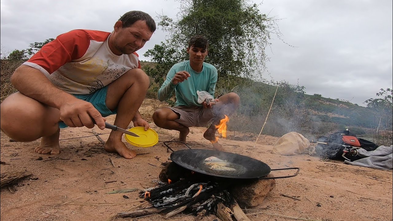 FRITANDO PEIXE NA BEIRA DA REPRESA - YouTube