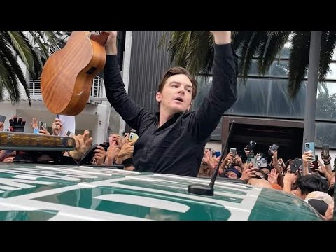 Briefly about Drake Bell’s appearance at Monumento a la Revolución 🤯 ...