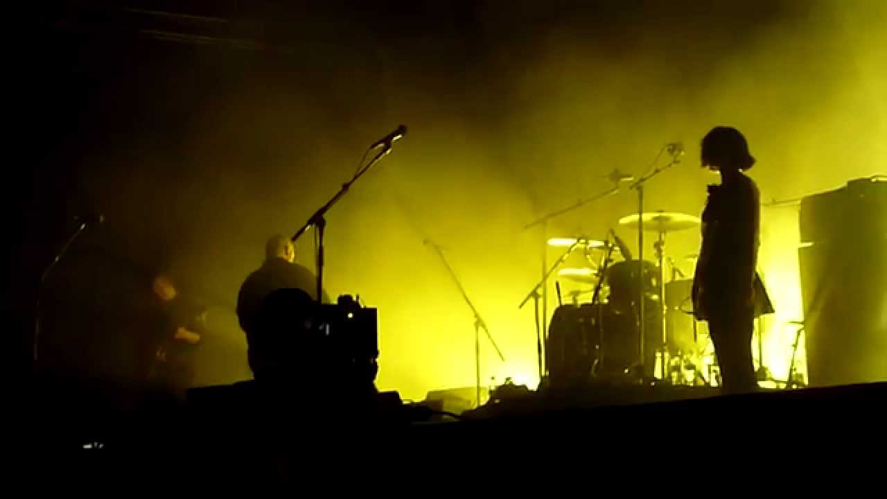 Pixies - Ed is Dead (live in Tel Aviv, Israel,June 2014) - HD - YouTube