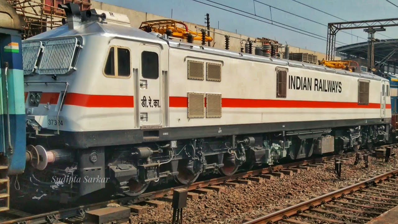 13134 Varanasi - Sealdah ( Upper India ) Express skipping through ...