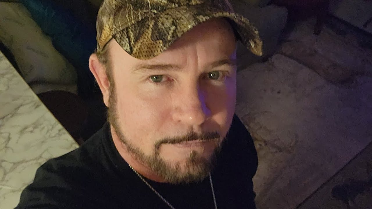 Eric Church cover " Like Jesus Does" - YouTube
