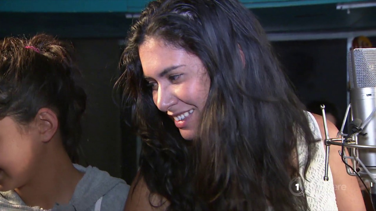 Singer fuses passion for jazz and te reo - YouTube