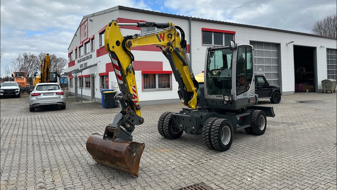 Wacker Neuson EW65 Mobilbagger Powertilt - YouTube