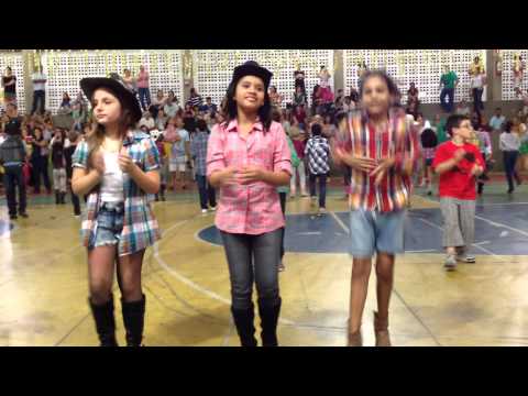Festa Junina Sesi Jardim da Penha 27/06/2014 Duda dançando !