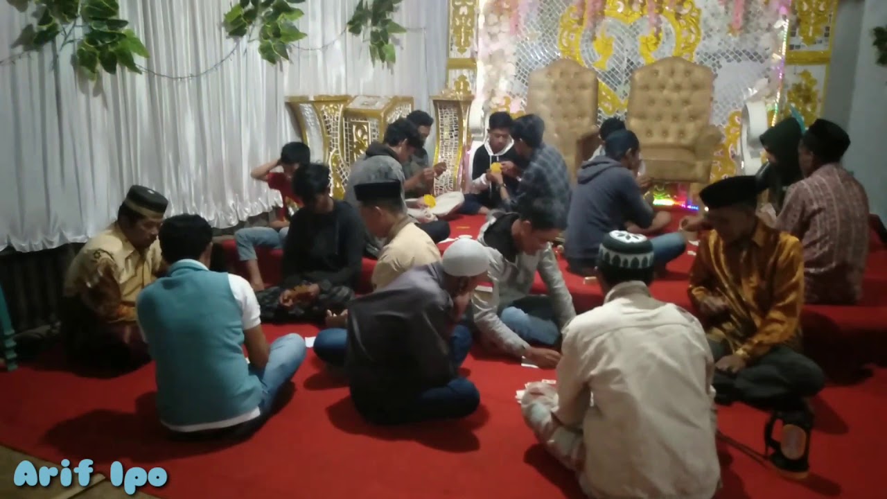 Inilah Keseruan Main Domino Di Acara Pengantin Bugis - YouTube