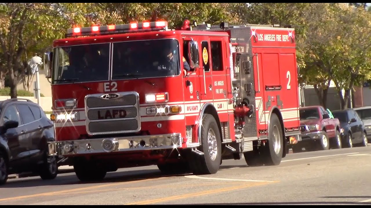 LAFD Engine 2 Responding - YouTube