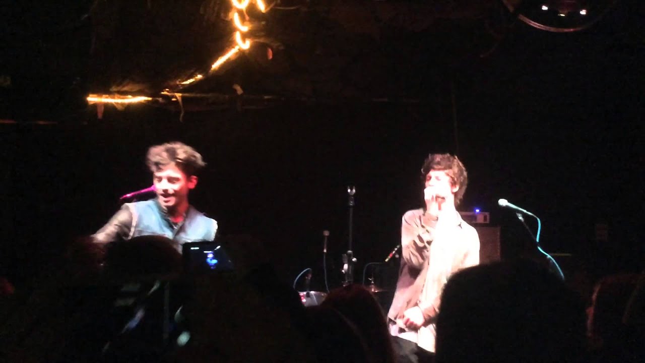 Joey Devries and Ryan Robertson - Running Back To You - YouTube