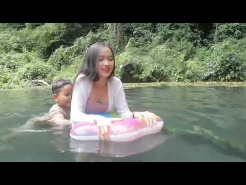 Rumas alvia berenang dipemandian