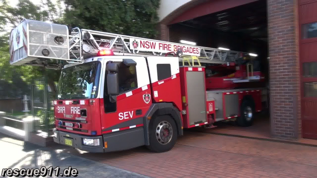 Ladder truck Fire & Rescue NSW Glebe Fire station - YouTube
