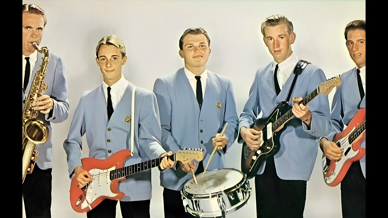 The Surfaris - "Wipe out" - YouTube