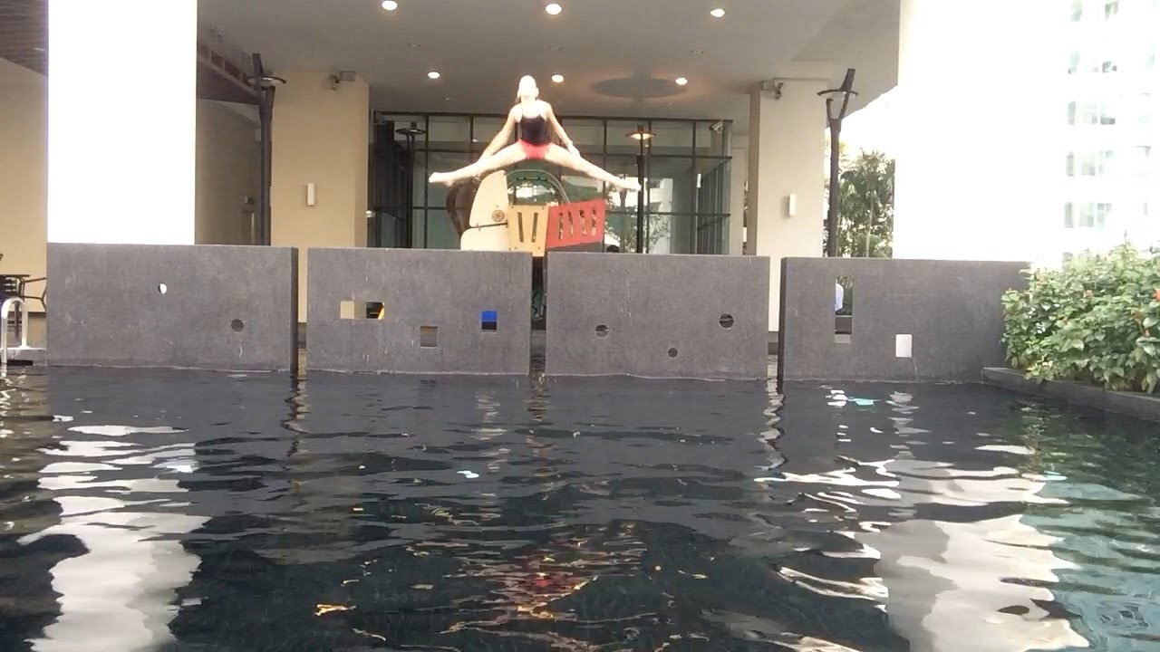GYMNASTICS TRICKS AT THE POOL - YouTube