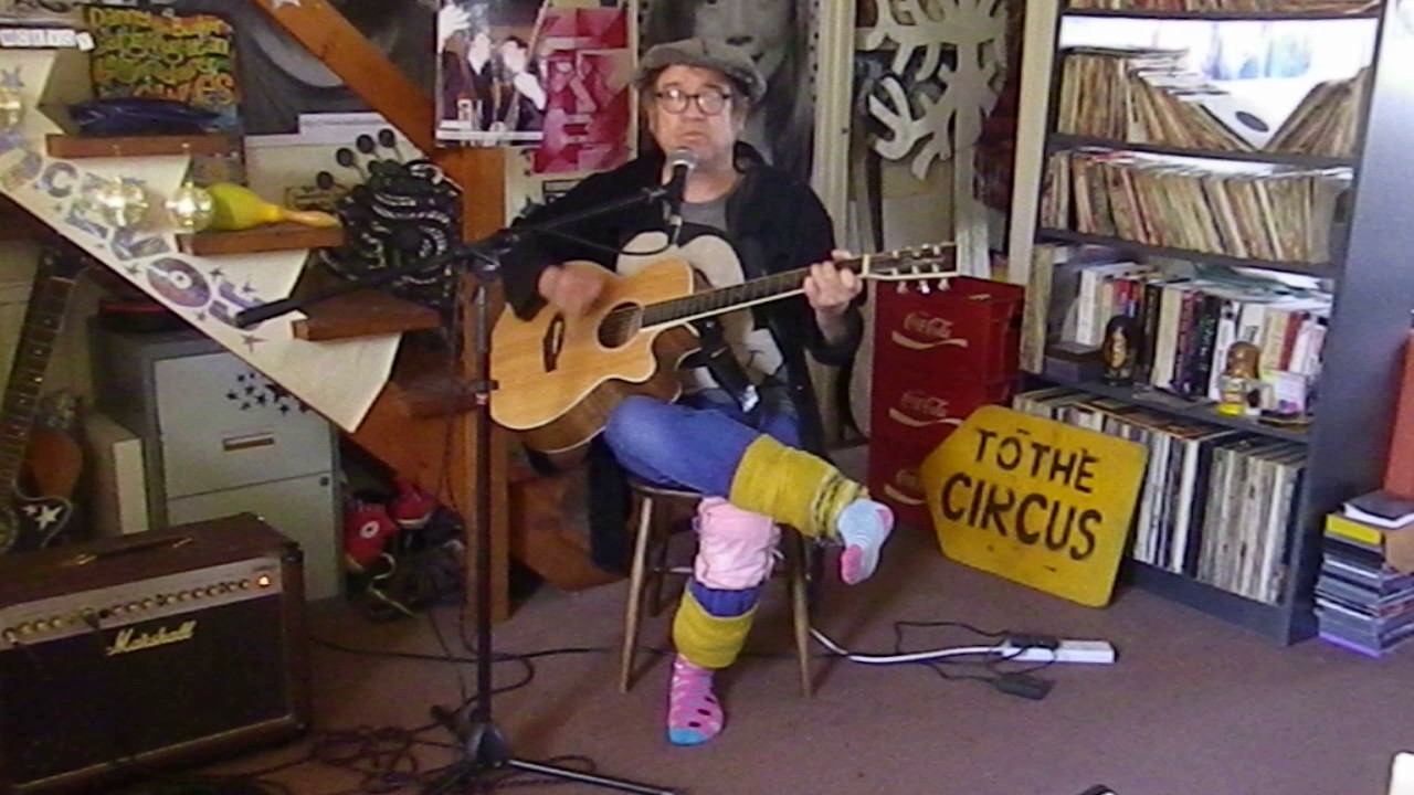 Felice Taylor - I Feel Love Coming On - Acoustic Cover - Danny McEvoy ...