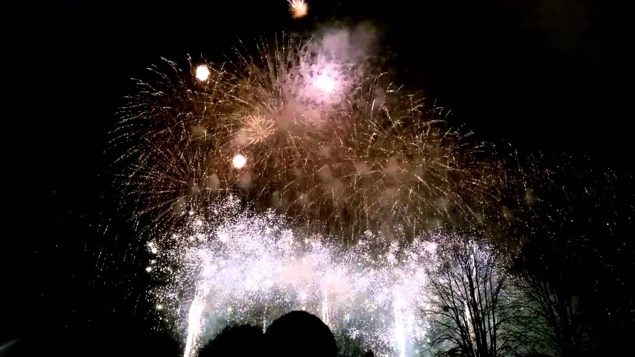 Brockham Bonfire 2014 fireworks - part 2 (finale) - YouTube