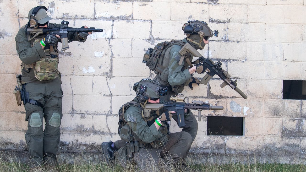 The Basics to CQB and Room Clearing - YouTube