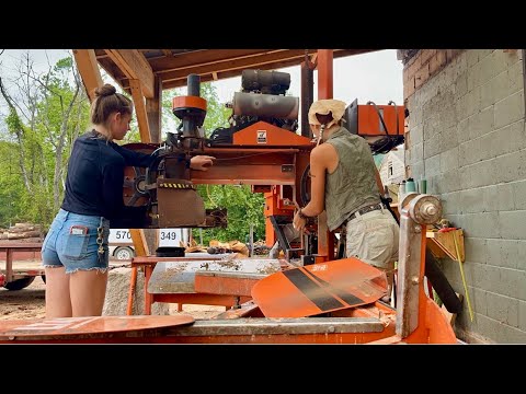 SAWING A BEAM OUT OF OAK!! Beautiful results - YouTube